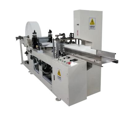 Cina La piegatrice industriale di Xinyun Interfold, srotola il rotolo della carta velina di tensione che fa la macchina in vendita