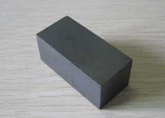 Cina Magnete sinterizzato duro dell'altoparlante del blocco enorme ceramico per i motori/altoparlanti in vendita