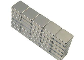 Cina Blocchetto rettangolare del magnete dell'altoparlante di NdFeB del neodimio con nichelatura 1mm-200mm in vendita