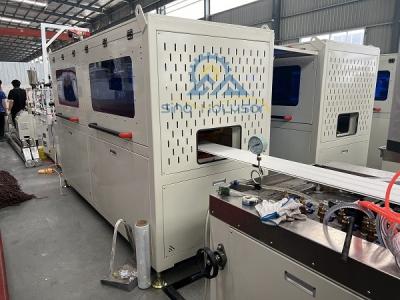 중국 PE PVC 파우더 / PE PVC 곡물 PVC 벽 패널 진압 기계 200-250kg/Hr 판매용