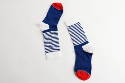 China El tobillo antibacteriano de los deportes del algodón pega los calcetines absorbentes sudados elásticos en venta