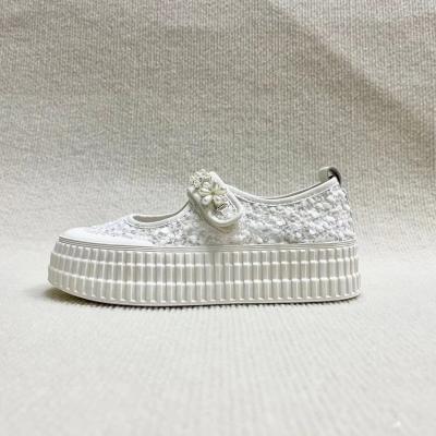 Cina Calzature sportive da donna di moda con perla sulla superficie per uso causale in estate OEM in vendita