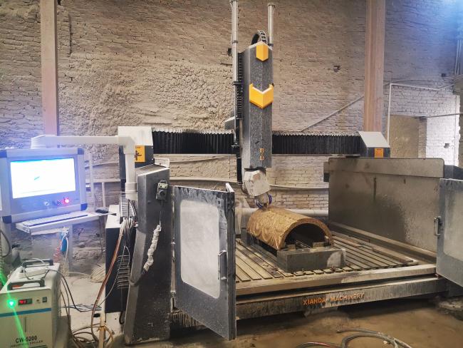 4 Axis Arc Slab Column Carving Machine - Side View