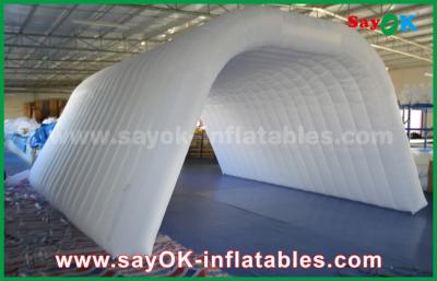 Chine Tente gonflable blanche adulte faite sur commande de tunnel pour l'événement/salon commercial à vendre