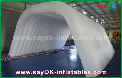 Chine Tente gonflable blanche adulte faite sur commande de tunnel pour l'événement/salon commercial à vendre