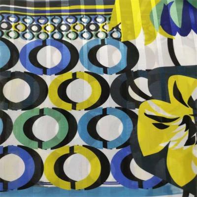 Cina Poliestere chiffon del tessuto 75dx75d 85gsm della banda del raso chiffon in vendita