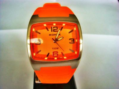 Cina Orologio del quarzo analogico degli uomini arancio impermeabile per il regalo di affari in vendita