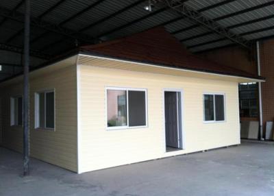 Cina Piano prefabbricato su misura delle case modulari del bungalow imballato con il tetto di stile di Timor orientale in vendita