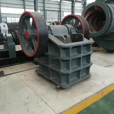 중국 30kW PE400x600 모바일 소 금 광석 돌 턱 쇄기 1400x1740x1663mm 차원 판매용