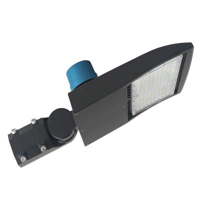 Cina Luce AC100-277V 5000K del contenitore di scarpa della cellula fotoelettrica 150W con l'installatore di slittamento/supporto diretto orecchione/del supporto in vendita