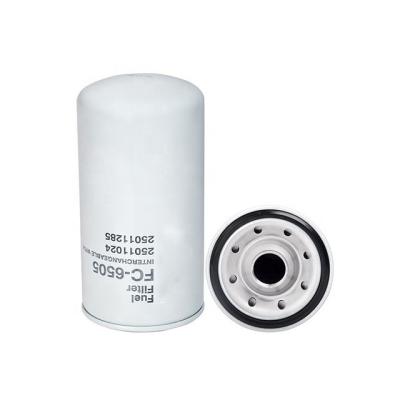 中国 燃料フィルター FC-6505 P550958 2266559 25011024 23530642 3130928 15273757 ダンプトラック 販売のため