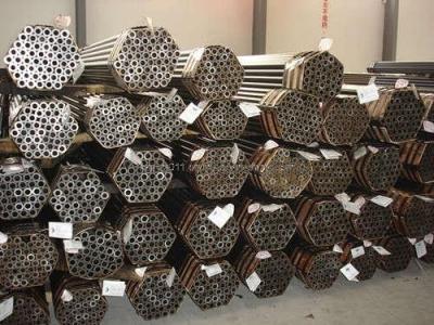 中国 継ぎ目が無いボイラー管 EN10216-2 16Mo3 をリン酸で処理する不動態化 販売のため