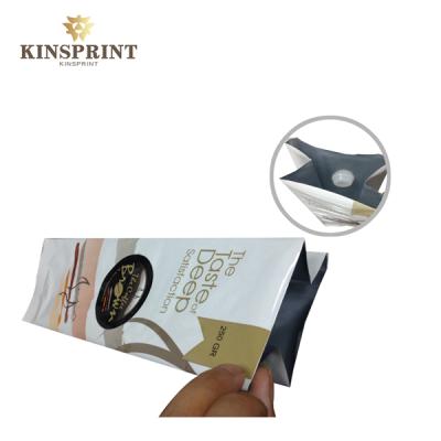 中国 250g 500g food grade resealable flat bottom ziplock coffee bag with valve 販売のため