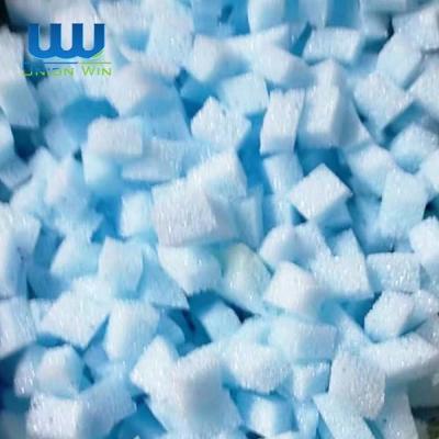 China cubo puro del color 3D de 28D 35D el pequeño destrozado se gelifica el terraplén de la espuma de la memoria del aire en venta