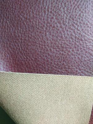Cina Tessuto marrone-rosso del cuoio del Faux per abbigliamento, materiale di cuoio del Faux in vendita