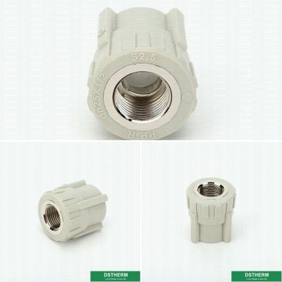 Cina Incavo infilato femminile di Ppr, accessorio per tubi femminile di ottimo rendimento con il colore dell'OEM in vendita