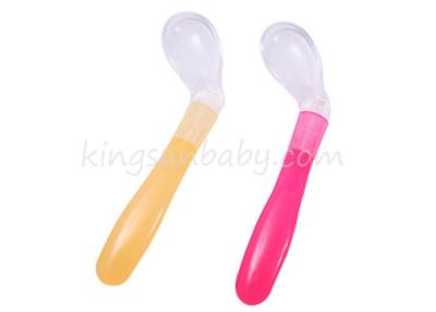 Cina Un cucchiaio d'alimentazione del bambino del silicone di servizio di punto curvo per lo svezzamento dei bambini affidabile in vendita