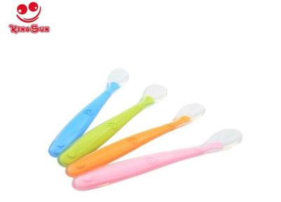 Cina Morbidezza del cucchiaio del bambino del silicone di salute, coltelleria infantile pp flessibili stabiliti materiale in vendita
