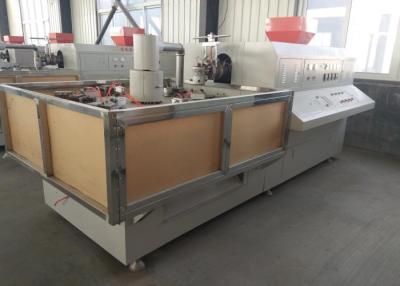 Cina Macchine di formatura rotazionali del colpo dell'estrusione per 10ml - bottiglie molli della metropolitana di schiocco del ghiaccio 500ml in vendita