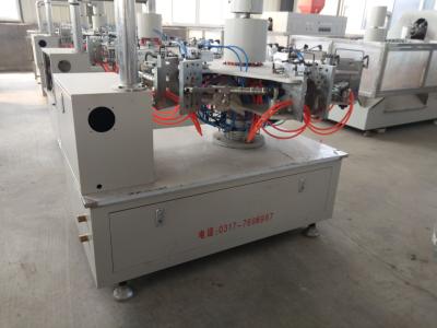 Chine machine de moulage de coup en plastique rotatoire de 4/6 cavités pour des bouteilles de gel de douche de PE de pp à vendre