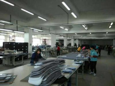 Cina Le singole macchine da cucire industriali 3000RPM dell'impuntura per cotone imbottente hanno riempito i pantaloni in vendita