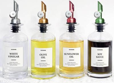 Chine Rond Olive Oil Pourer - outil de versement de Corkork de cuisine professionnelle pour la cuisine familiale à vendre