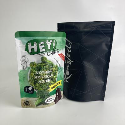 Cina Su ordinazione stampati stanno sulle borse della chiusura lampo con il di alluminio per i sacchetti di Chips Matt Finish Resealable Stand Up della frutta per lo spuntino in vendita