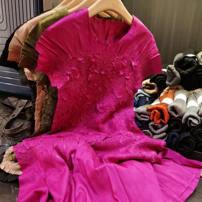 China Design-Sense Women's Elegant Commuting Short-Sleeved Handmade Stacked Flower Pleated Crewneck Top Loose Slimming Floor-Length for sale