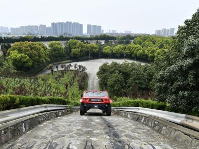 중국 민간용 4x4 픽업 트럭을 위한 YUCHAI FAW 동펜 M50 오프로드 미니 화물 트럭 판매용