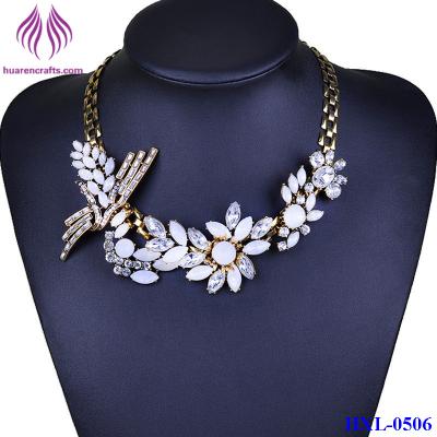 China Forme a trigo del diamante artificial la flor cristalina Chocker collar macizo del cuello del babero de la declaración en venta