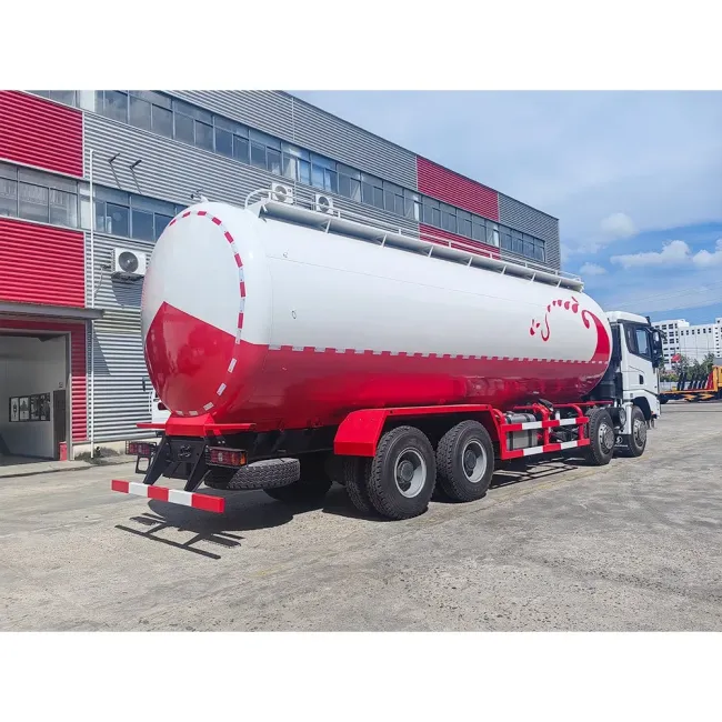 Good Quality Shacman Customize Capacity Daily Life Oil Fuel Transport Lorry Truck