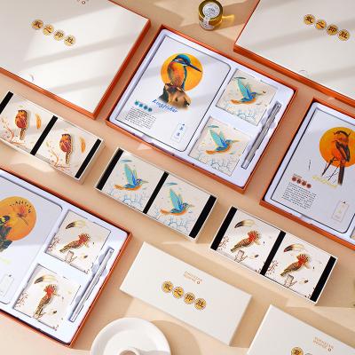 Cina Personalizza Good Luck Bird Gift Box Set Notebook Brooches e penna per il Business Gifting in vendita