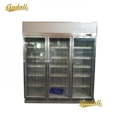 中国 1600L 3ドアは3つの車輪が付いている飲料のクーラーを展示する 販売のため