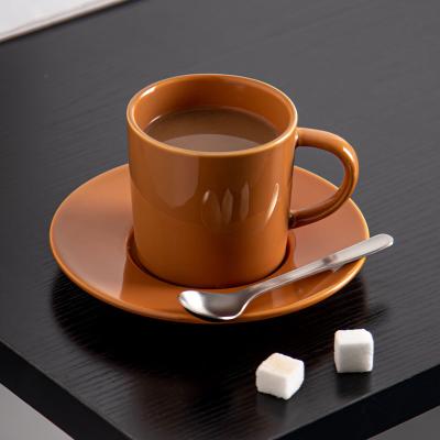 중국 세라믹 노르딕 스타일 컵 비즈니스 선물 7.8oz 230ml 컵과 접시 포르셀린 컵 판매용