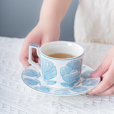 중국 지속가능한 비즈니스 선물 유럽 세라믹 꽃 차컵 및 접시 200ml 300ml 세트 판매용