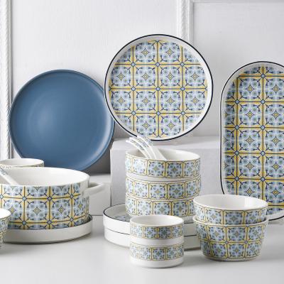 Chine Conception moderne de style de Noël Cenaire en céramique sous porcelaine glacée ensemble cadeau à vendre
