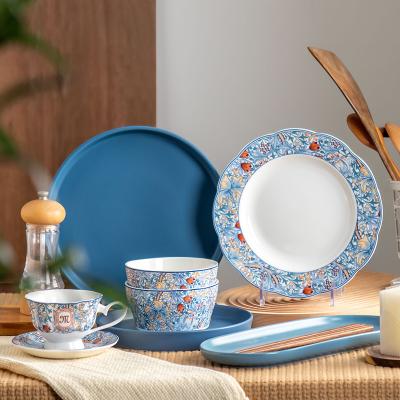 Chine Conception moderne de style de Noël Cenaire en céramique sous porcelaine glacée ensemble cadeau à vendre