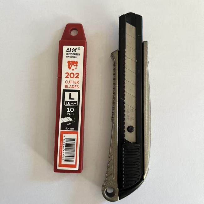 SINSEUNG 18mm Cutter Blades - 8 segment snap-off design blade edgers