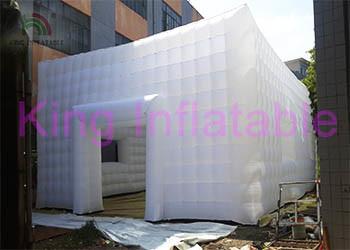 China Tienda inflable grande del cubo con la puerta para el banquete de boda o la feria profesional en venta