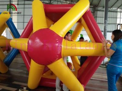 중국 PVC/TPU 팽창식 물 장난감, 수중 스포츠를 위한 물에 다채로운 걷는 롤러 판매용