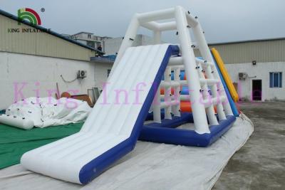 중국 관례 0.9mm PVC 파란/백색 팽창식 물 장난감/세륨 물은 물 공원을 위해 미끄러집니다 판매용