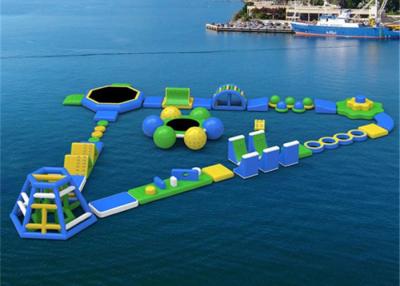 Chine Jeux de flottement de l'eau de nouveau de conception de plage lac gonflable géant water Parks à vendre