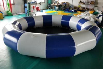 China Volwassenen 0.9mm pvc-het Parktrampoline van het Douane Opblaasbare Drijvende Water Te koop