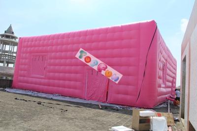 China Cubo de costura inflable de la tela rosada, tienda inflable cosida ventiladores del cubo en venta