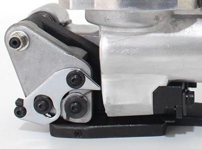 中国 ビデオ技術サポート PET PP バンドのための半自動プラスチックベルトストラッパーマシン 販売のため