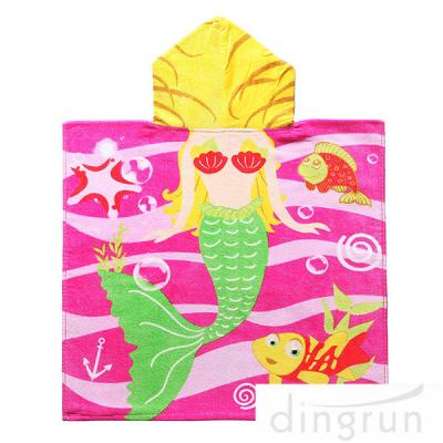 China Full Printing Animal Design Hooded Poncho Towels For Beach / Pool Te koop