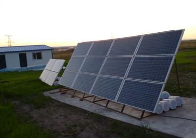 Cina 1.5KW residenziale intelligente fuori dal sistema di energia solare di griglia, fuori dal sistema vivente di energia solare di griglia in vendita