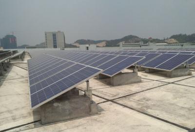 Cina Mono pannelli solari 50KW del silicio sui sistemi del montaggio del tetto del sistema/pannello solare di PV di griglia in vendita