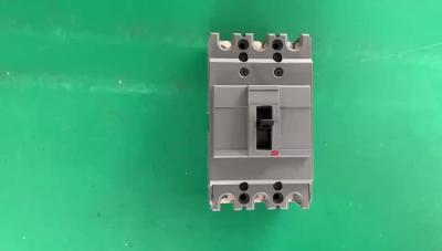 中国 カンパ良質ezc100 DC 25ka 100amp 3pは場合の遮断器を形成した 販売のため