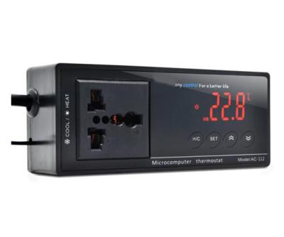 Cina Termostato del rettile di Digital con il regolatore di temperatura INSERITA/DISINSERITA del regolatore dell'incavo universale della spina degli Stati Uniti AC-112 110V16A 16-40C in vendita
